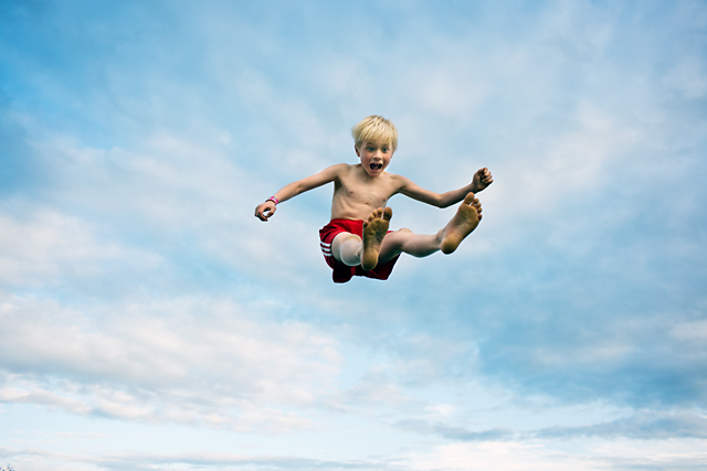 Hoppa studsmatta på ett säkert sätt